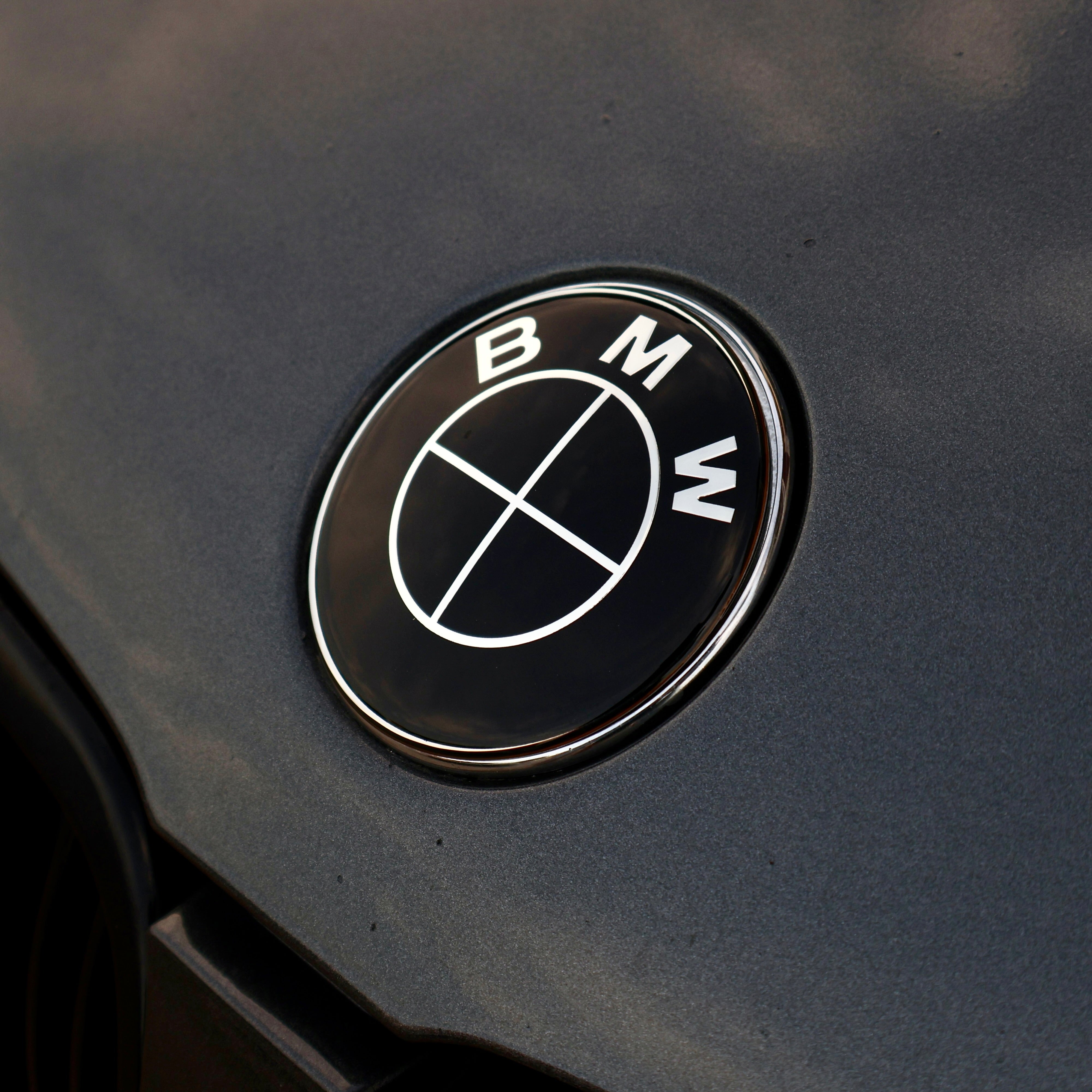 Bmw black bonnet badge store